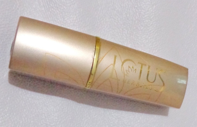Lotus Herbals Pure Color Carnation Lipstick Review, Photos and Swatches